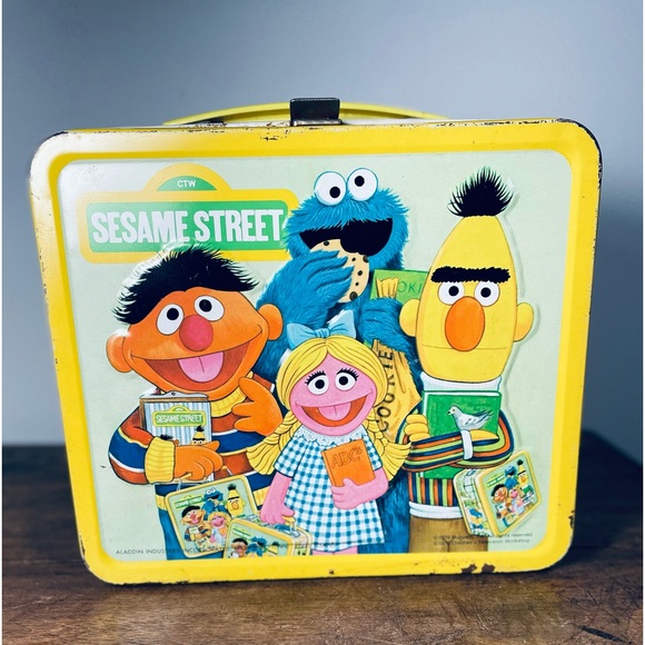 aladdin | Other | Vintage Sesame Street Muppets Metal Lunch Box 979 ...